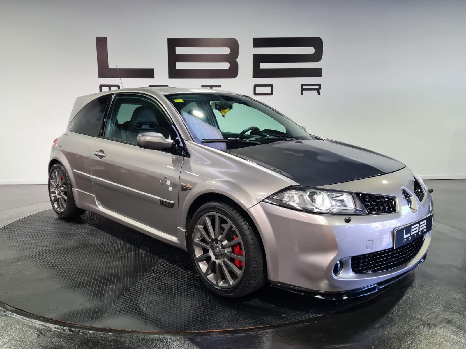 Renault Megane F1 team R26