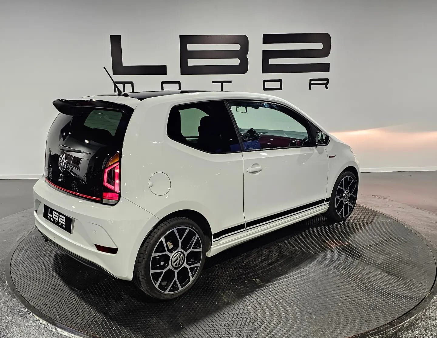 Volkswagen Up Gti