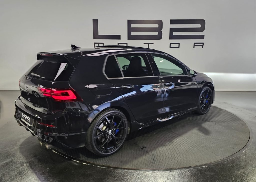 VOLKSWAGEN GOLF 8R