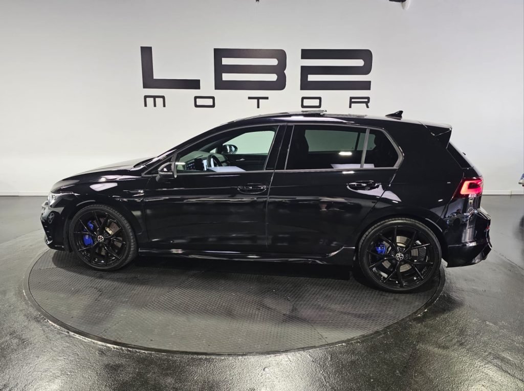 VOLKSWAGEN GOLF 8R