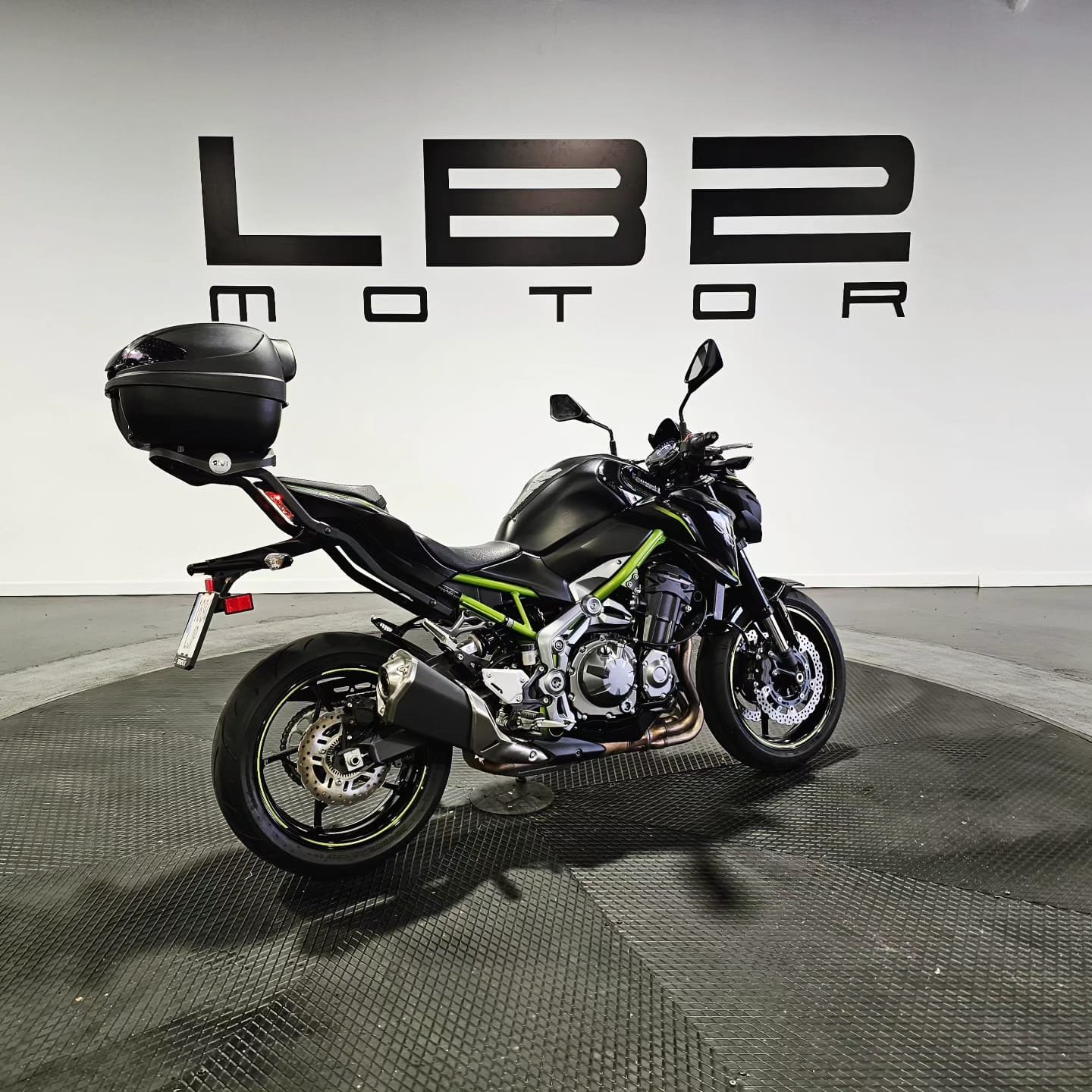 KAWASAKI Z900