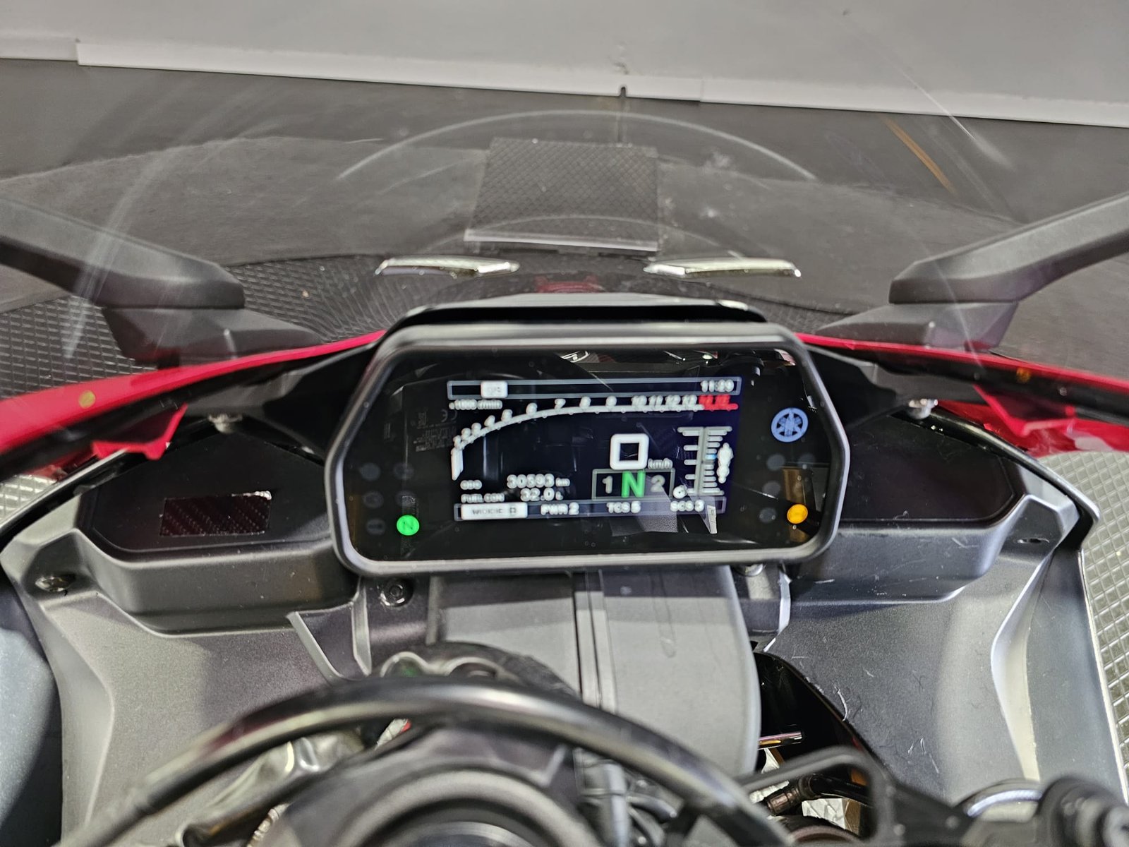 YAMAHA R1 200cv